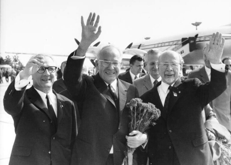 Podivné stravovací zvyky Gustáva Husáka. Jedl zvláštně - Mix24.cz